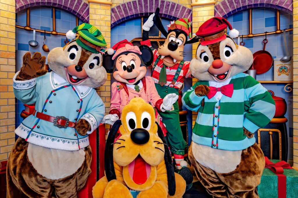 Character Dining at the Disneyland Resort during the Holidays | Disney ...